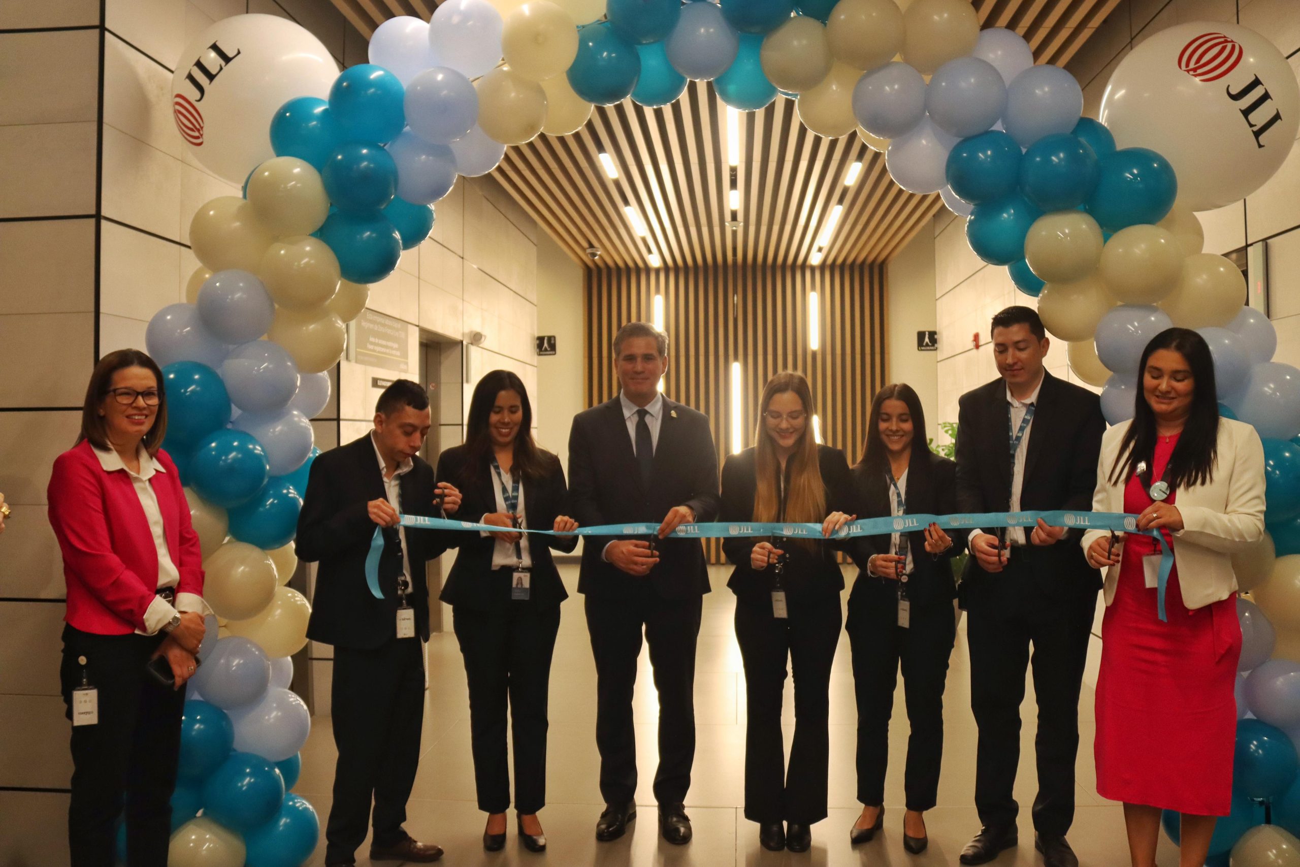 JLL inaugura nueva fase de crecimiento en Costa Rica y refuerza su compromiso con el talento y ...